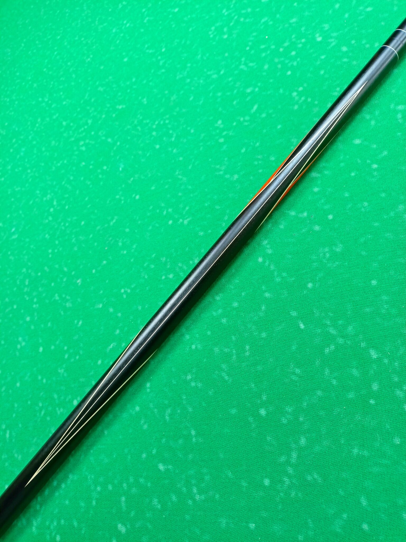 Billiard Cue Parrot (Black Hornbeam/Padauk/Lemon wood) | Amaze Cues