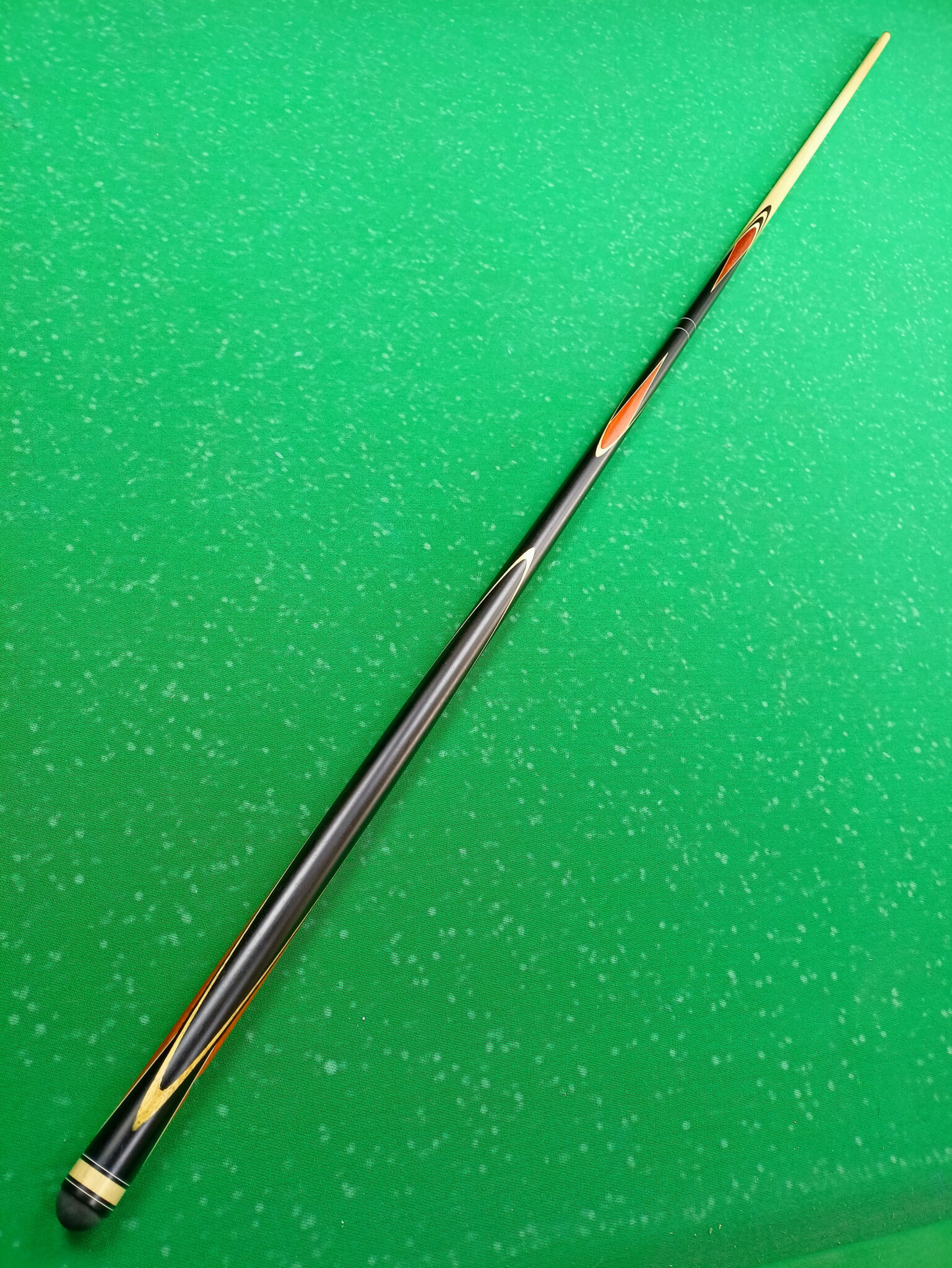 Billiard Cue Parrot (Black Hornbeam/Padauk/Lemon wood) | Amaze Cues