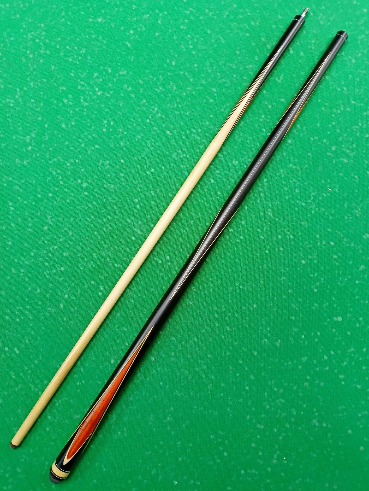 Billiard Cue Parrot (Black Hornbeam/Padauk/Lemon wood) | Amaze Cues